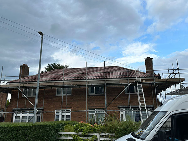 New roofs. Slate and tile roofs, Flat roofs in Manchester.