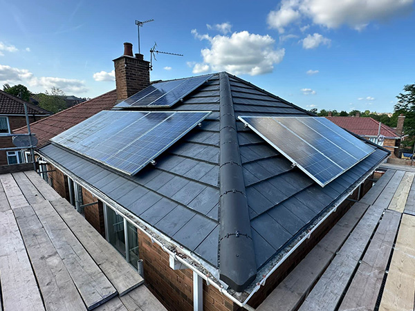 New roofs. Slate and tile roofs, Flat roofs in Manchester.